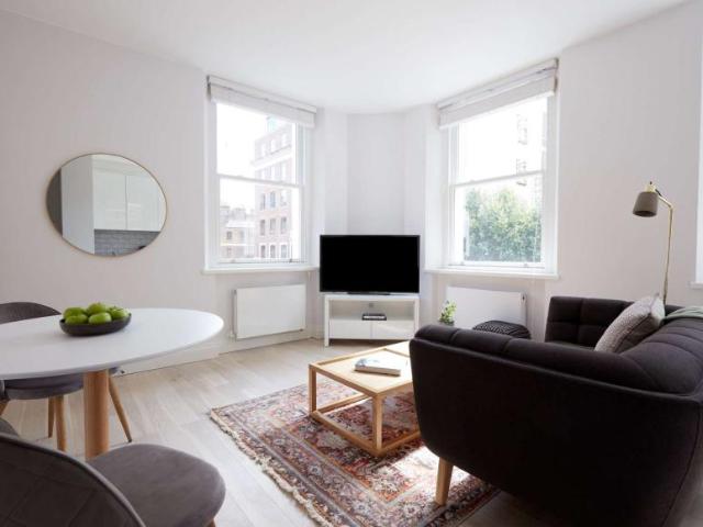1 Bedroom Apartment London London LS101848980