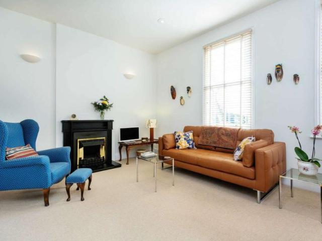 1 Bedroom Apartment London London LS101848152