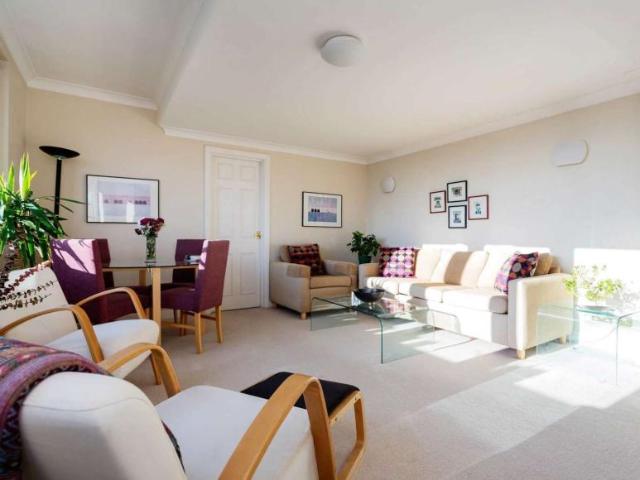 1 Bedroom Apartment London London LS101850281