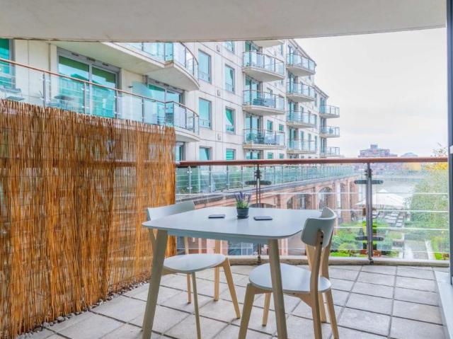 1 Bedroom Apartment London London LS101852410