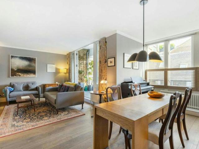 1 Bedroom Apartment London London LS102795598