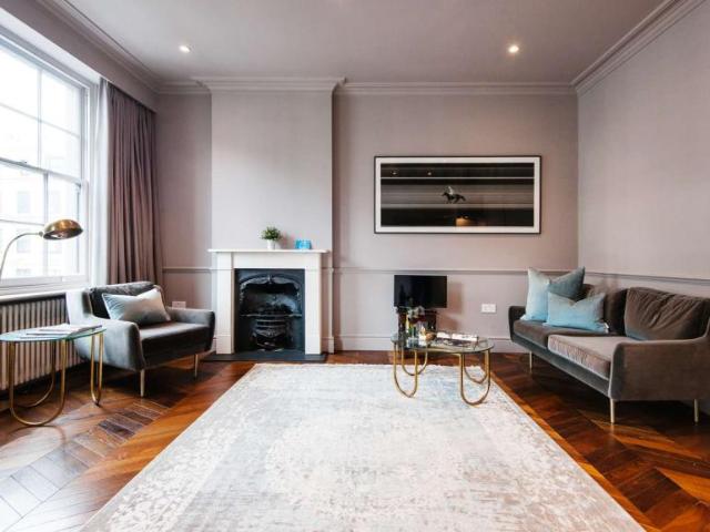 1 Bedroom Apartment London London LS102056471