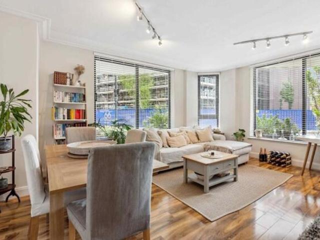 1 Bedroom Apartment Londres Greater London LS100540780