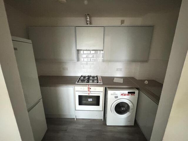 1 Bedroom Apartment Portsmouth Hampshire LS99808546