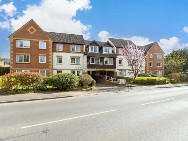 1 Bedroom Apartment Redhill Surrey 100615311