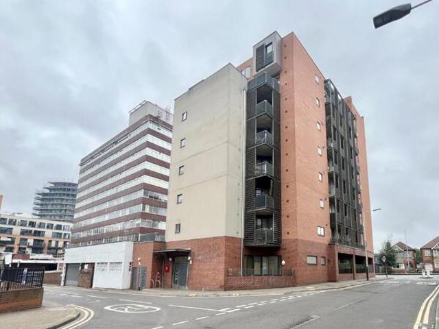 1 Bedroom Apartment Romford Greater London LS99808812