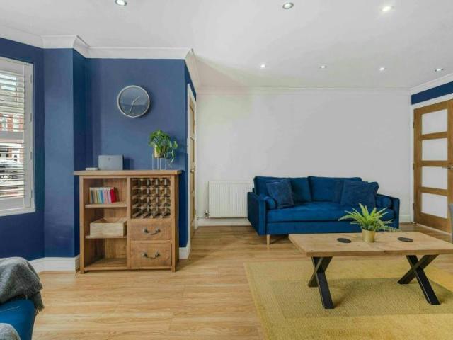 1 Bedroom Apartment Stretford Stretford 101587565