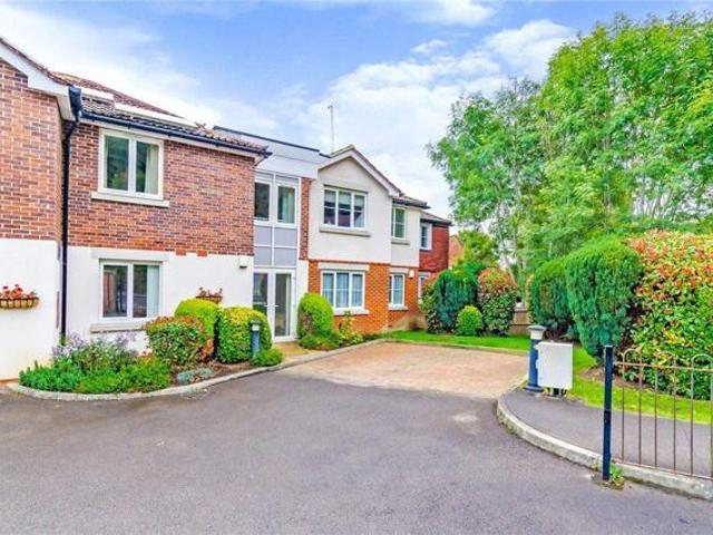 1 Bedroom Apartment Surrey Surrey LS101678645