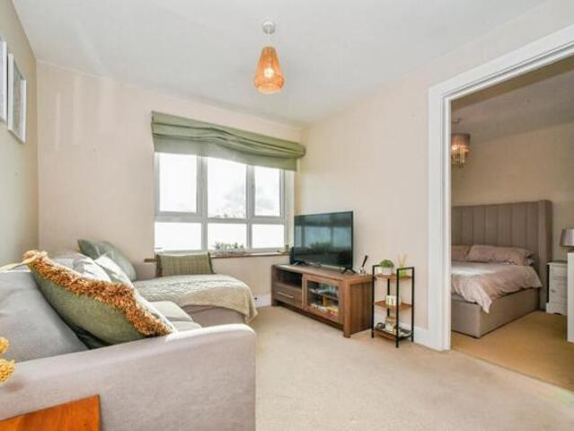 1 Bedroom Apartment Swindon Swindon 100733926