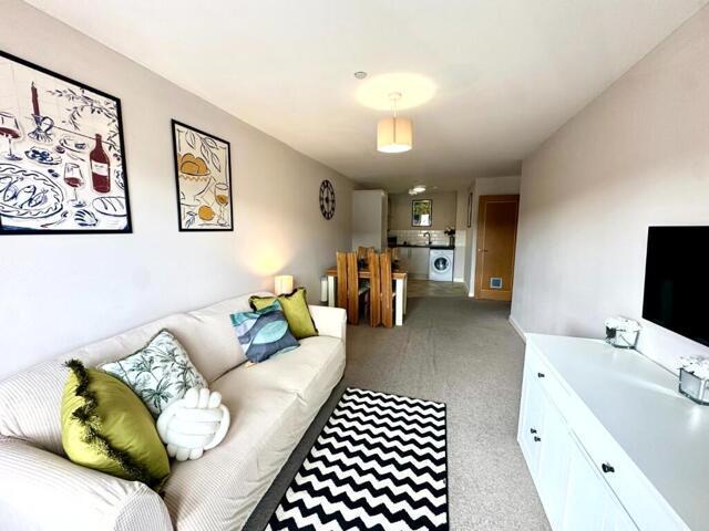 1 Bedroom Apartment Swindon Wiltshire 103485953