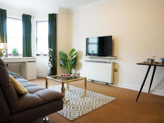 1 Bedroom Apartment Slough Slough 65809455