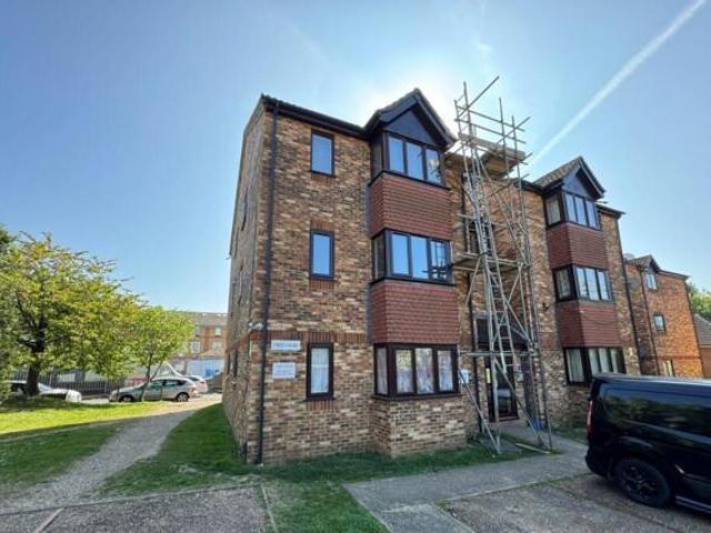 1 Bedroom Apartment Slough Slough LS100426465