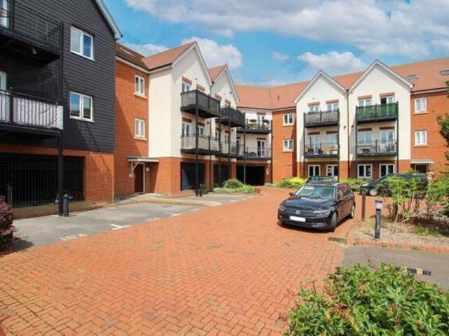 1 Bedroom Apartment South Woodham Ferrers Essex 99161572