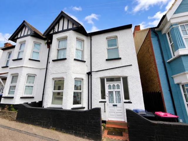 1 Bedroom Apartment Southend On Sea Southend on Sea 101231832