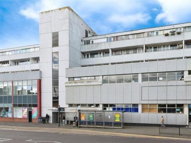 1 Bedroom Apartment Southend Southend on Sea 99641969