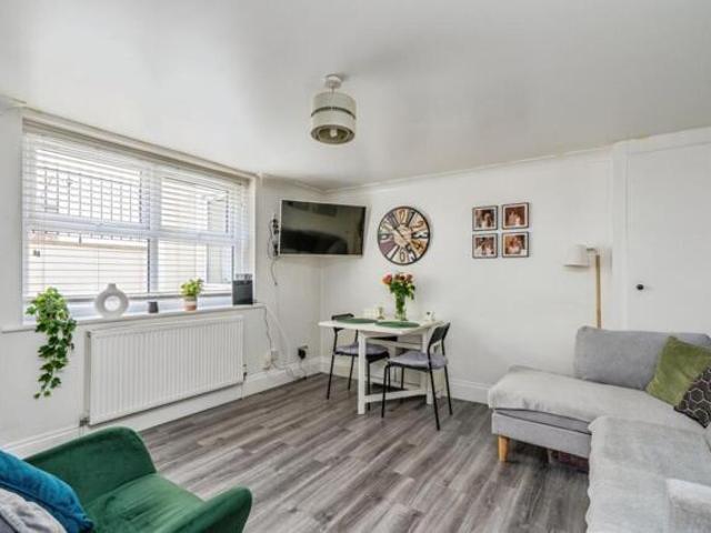 1 Bedroom Apartment Southsea Portsmouth LS99688373