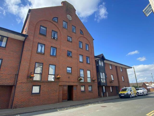 1 Bedroom Apartment Tewkesbury Gloucestershire 101955375