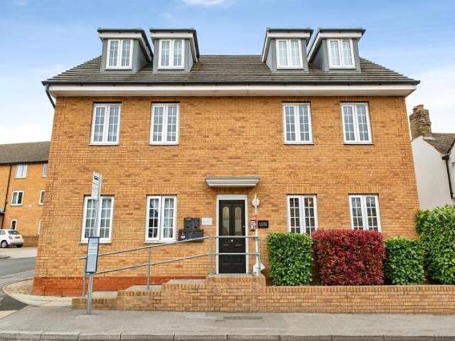 1 Bedroom Apartment Thurrockc Great London LS101675681
