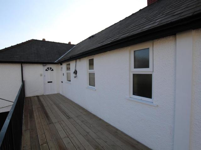 1 Bedroom Apartment To Let