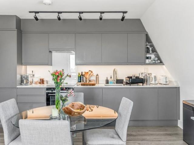 1 Bedroom Apartment To Let