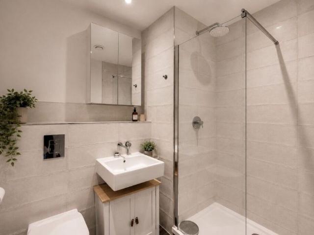 1 Bedroom Apartment To Let