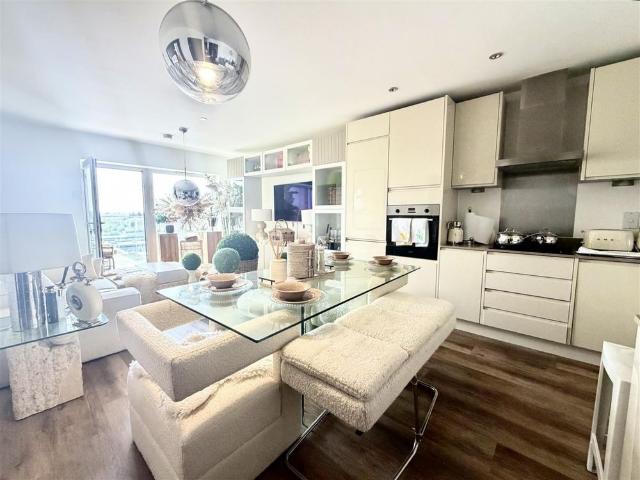 1 Bedroom Apartment To Let