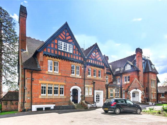 1 bedroom Apartment to let Crowthorne Road, Sandhurst, Berkshire, GU47