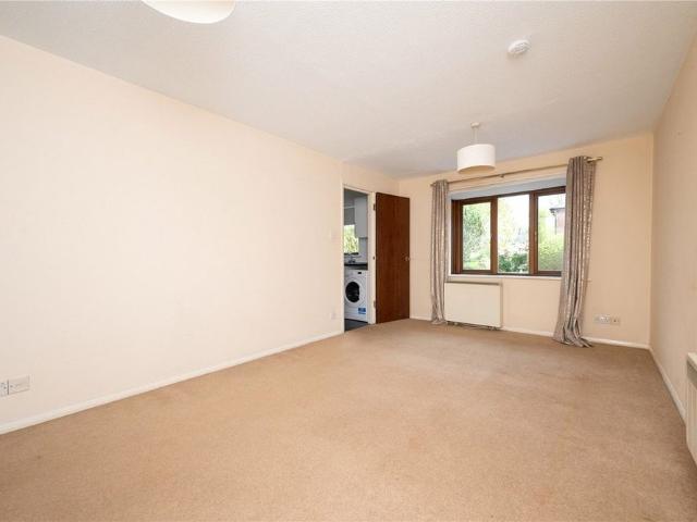1 Bedroom Apartment to let in Peakes Place, Granville Road, St. Albans, AL1
