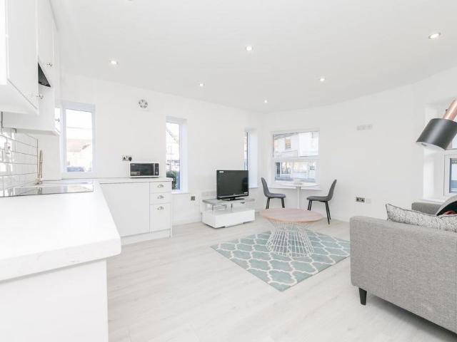 1 bedroom apartment to rent