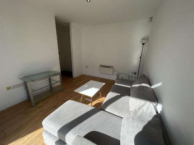 1 bedroom apartment to rent
