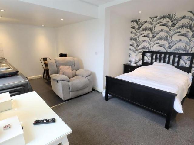 1 bedroom apartment to rent