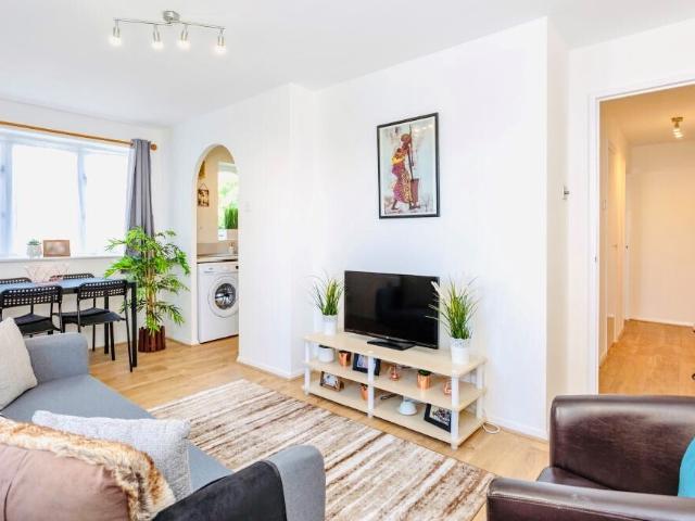 1 bedroom apartment to rent