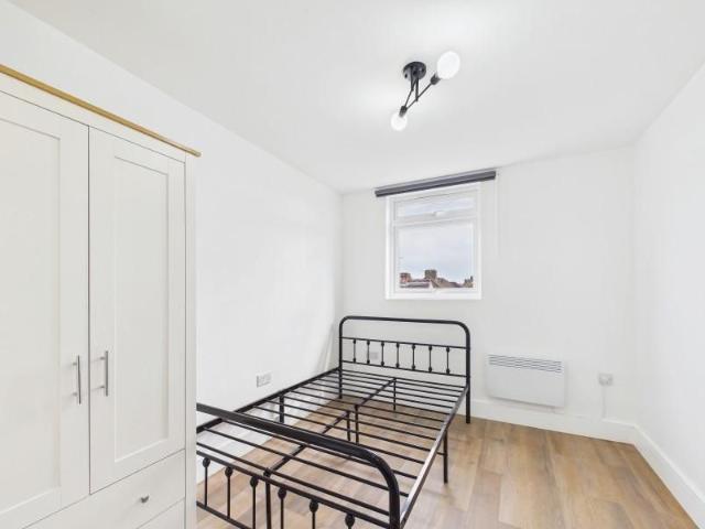 6 bedroom apartment to rent