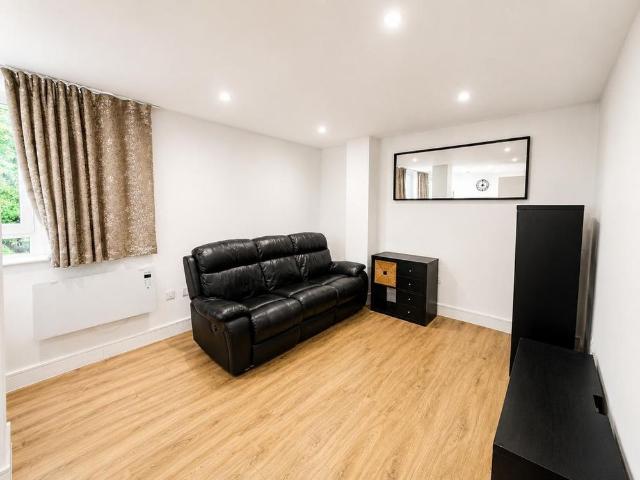 1 bedroom apartment to rent