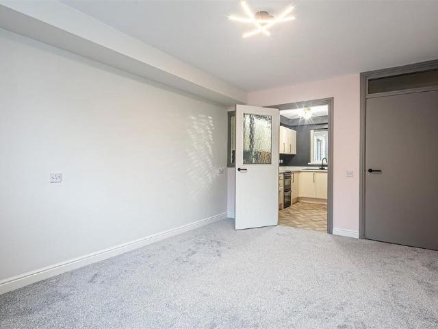1 bedroom apartment to rent