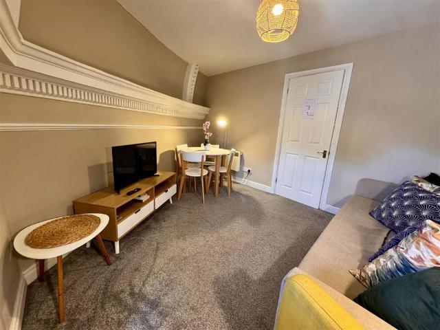 1 bedroom apartment to rent
