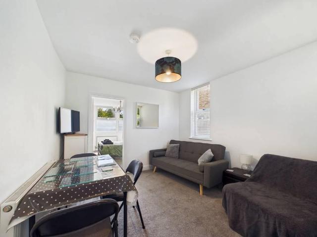 1 bedroom apartment to rent