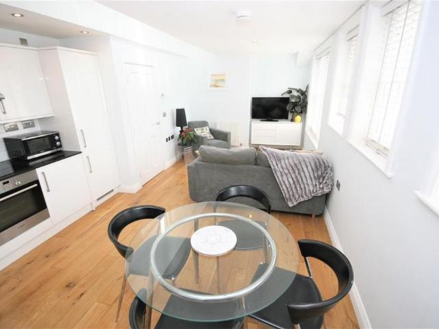 1 bedroom apartment to rent