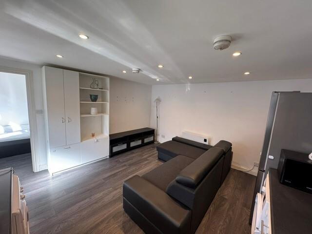1 bedroom apartment to rent