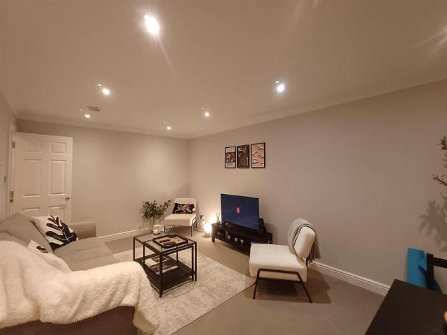 1 bedroom apartment to rent