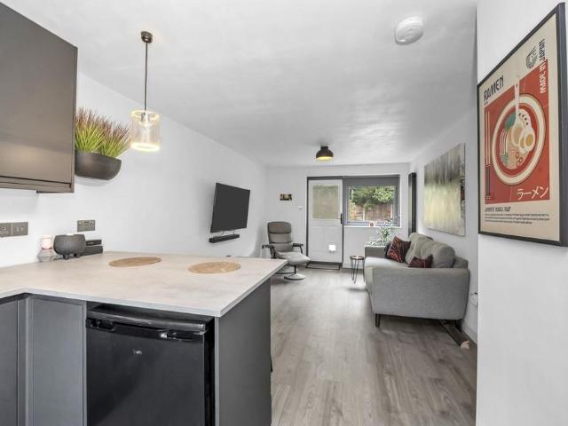 1 bedroom apartment to rent