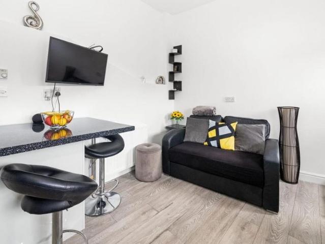 1 bedroom apartment to rent