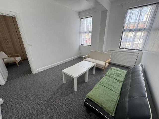 1 bedroom apartment to rent
