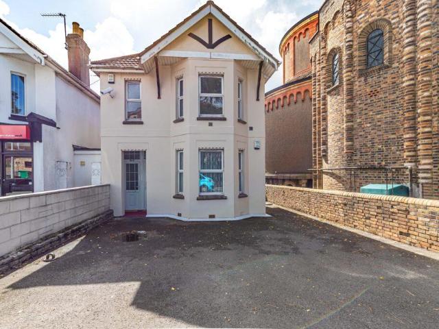 1 bedroom apartment to rent