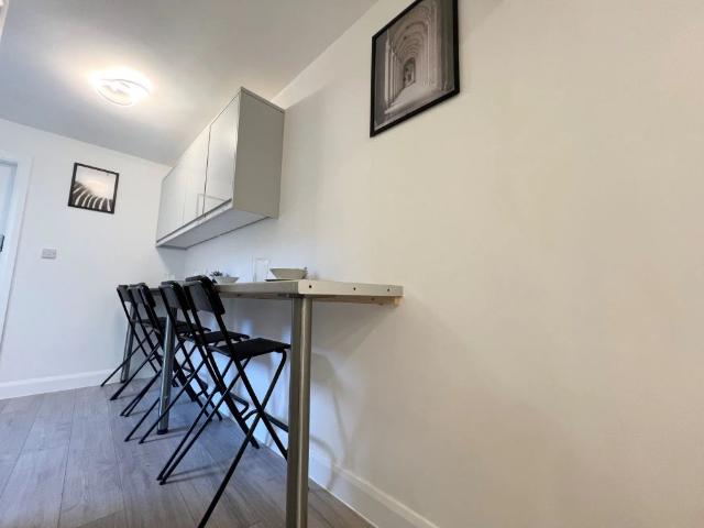 1 bedroom house share to rent