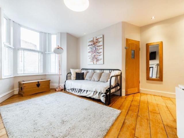 1 bedroom apartment to rent