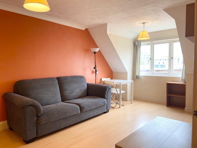 1 bedroom apartment to rent Commodore Court, Captains Place, Southampton, SO14