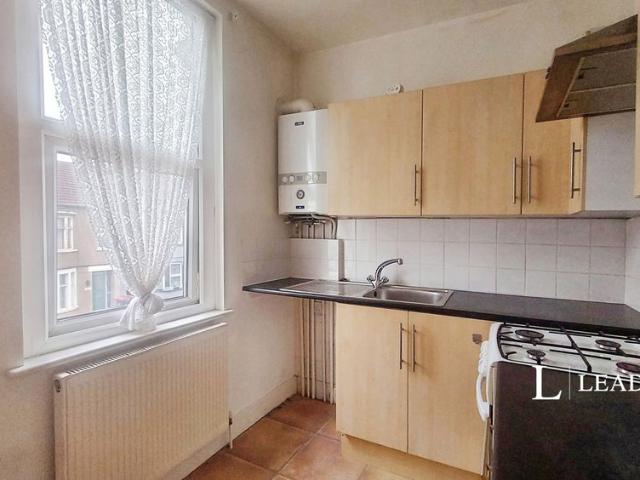 1 bedroom apartment to rent Central Avenue, Southend on Sea, Essex, SS2