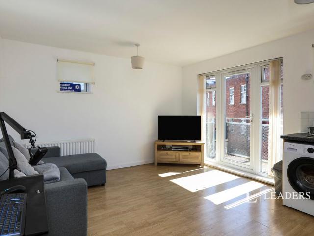 1 bedroom apartment to rent Brookland House, Dallaway Gardens, East Grinstead, RH19
