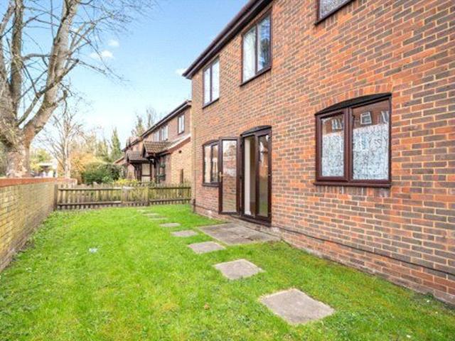 1 bedroom apartment to rent Elmer Mews, Fetcham, Leatherhead, Surrey, KT22